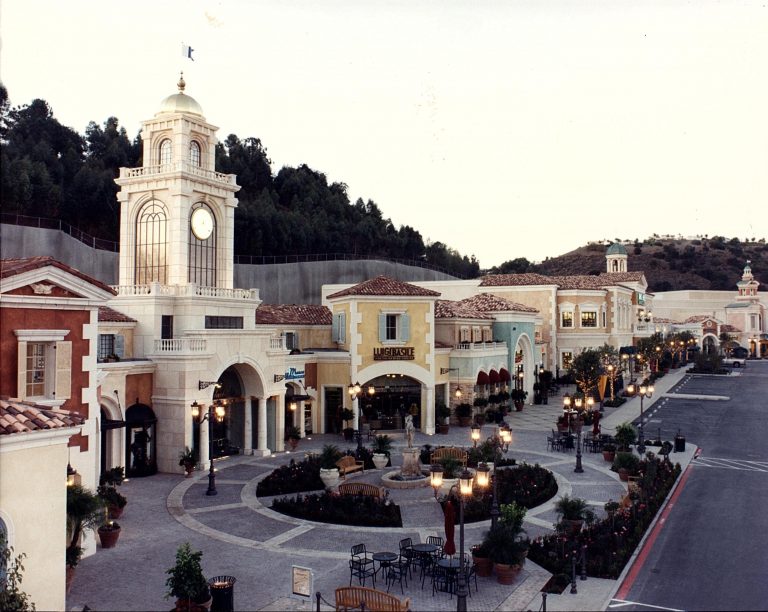 HGC – The Commons at Calabasas – Picture 1 – Harris Glass Company